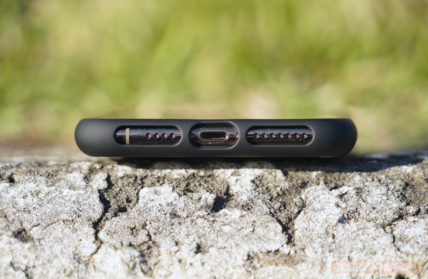 [评论] adidas iPhone XS/XS Max Case“ Samba Molded Case” - Eeshanaviation.com