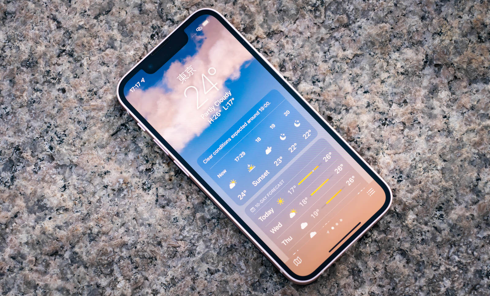 iPhone 13 mini 评测 |一款舒适握在手掌中的新型迷你模型，它的优点和缺点 - Eeshanaviation.com