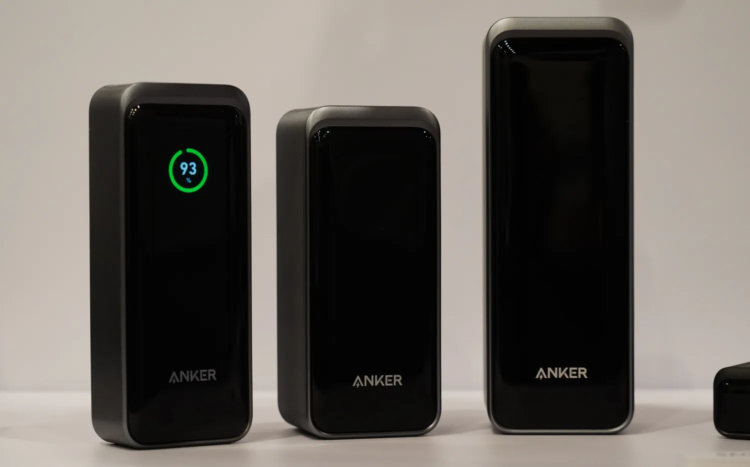 Anker陆续推出三款大容量高输出移动电池“Anker Prime移动电源”。还提供手机电池专用充电器。 - Eeshanaviation.com